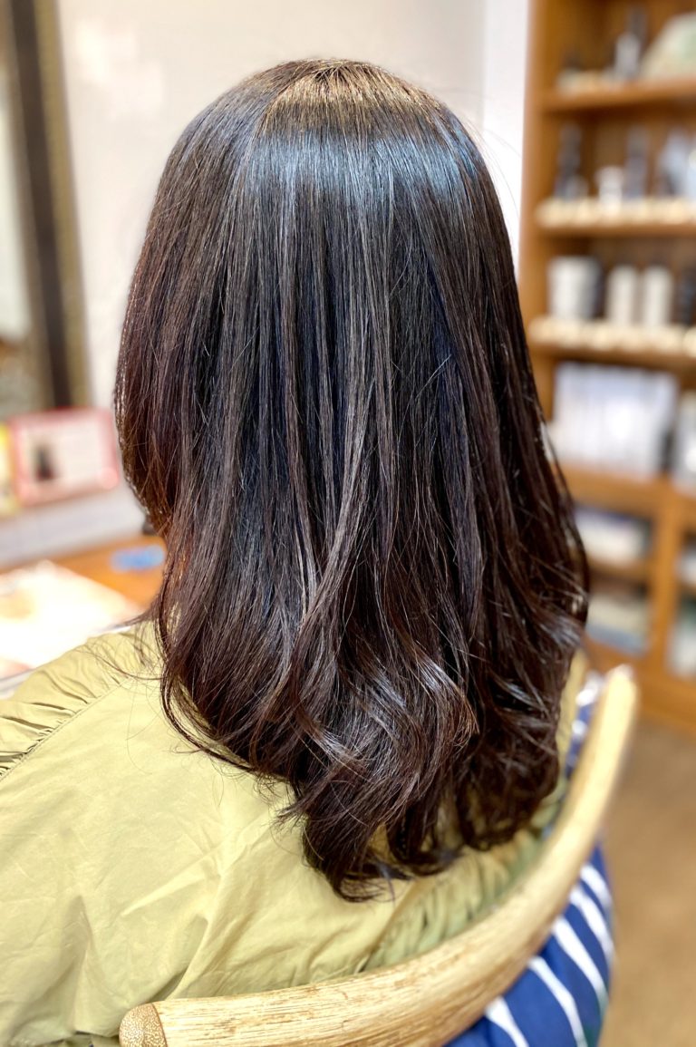 【40代】お手入れが楽なパーマの髪型特集！上品＆若見えを叶えるには？ ｜ 自由が丘でヘッドスパ・カラーなら美容室HAIR SALON mienoへ